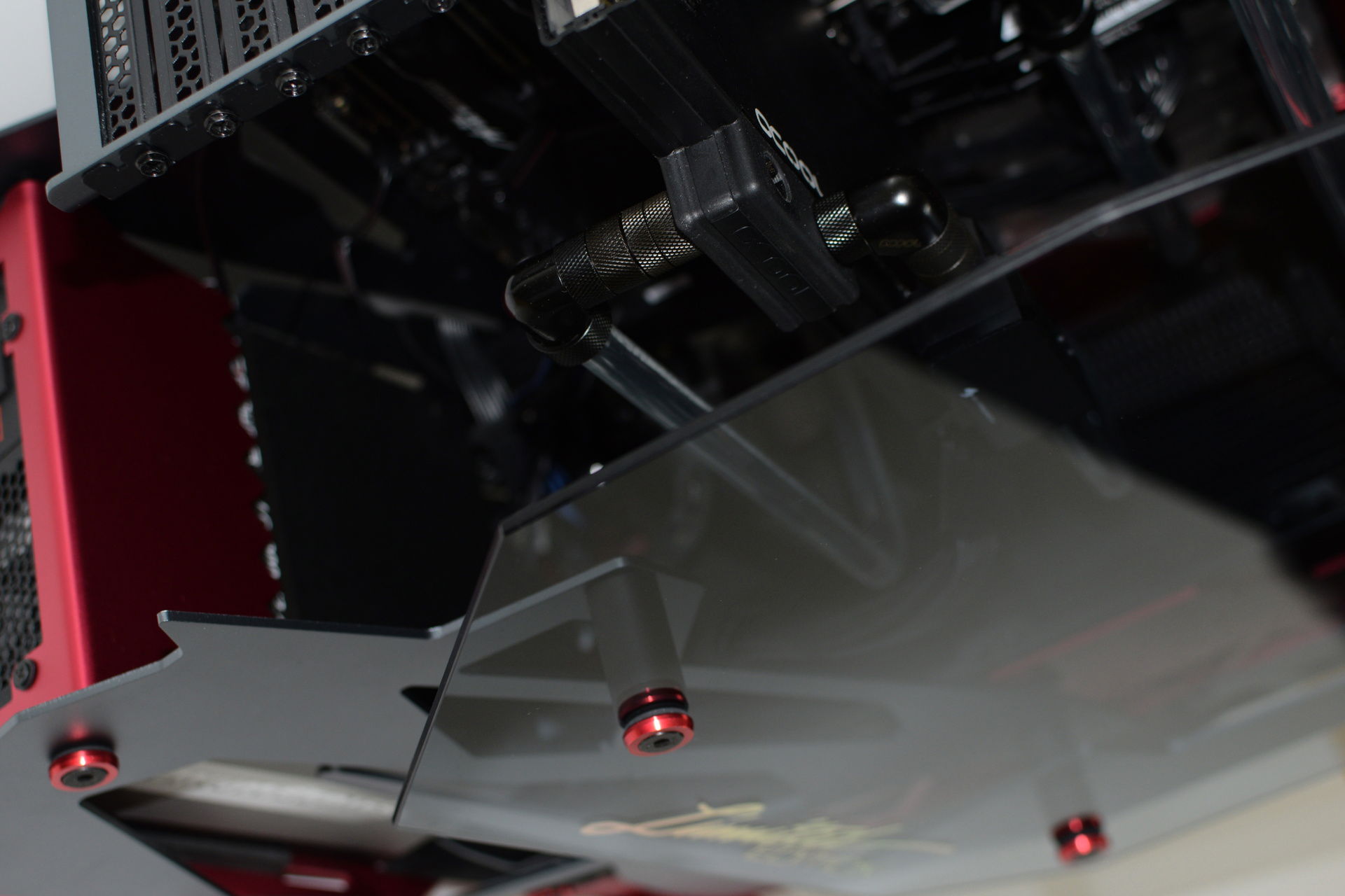 Special Edition Antec Torque Red Waterway » builds.gg