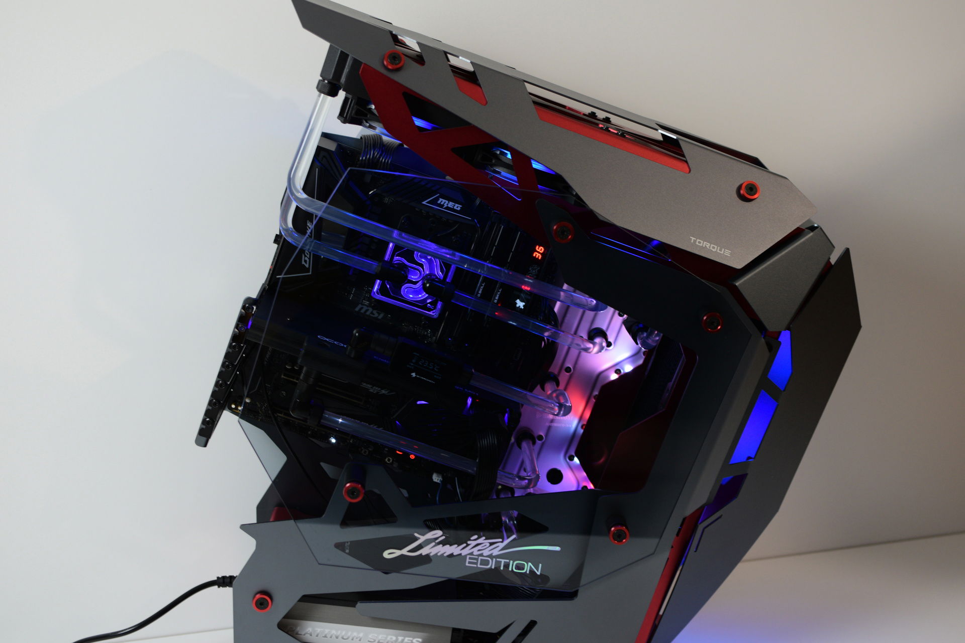Special Edition Antec Torque Red Waterway » builds.gg