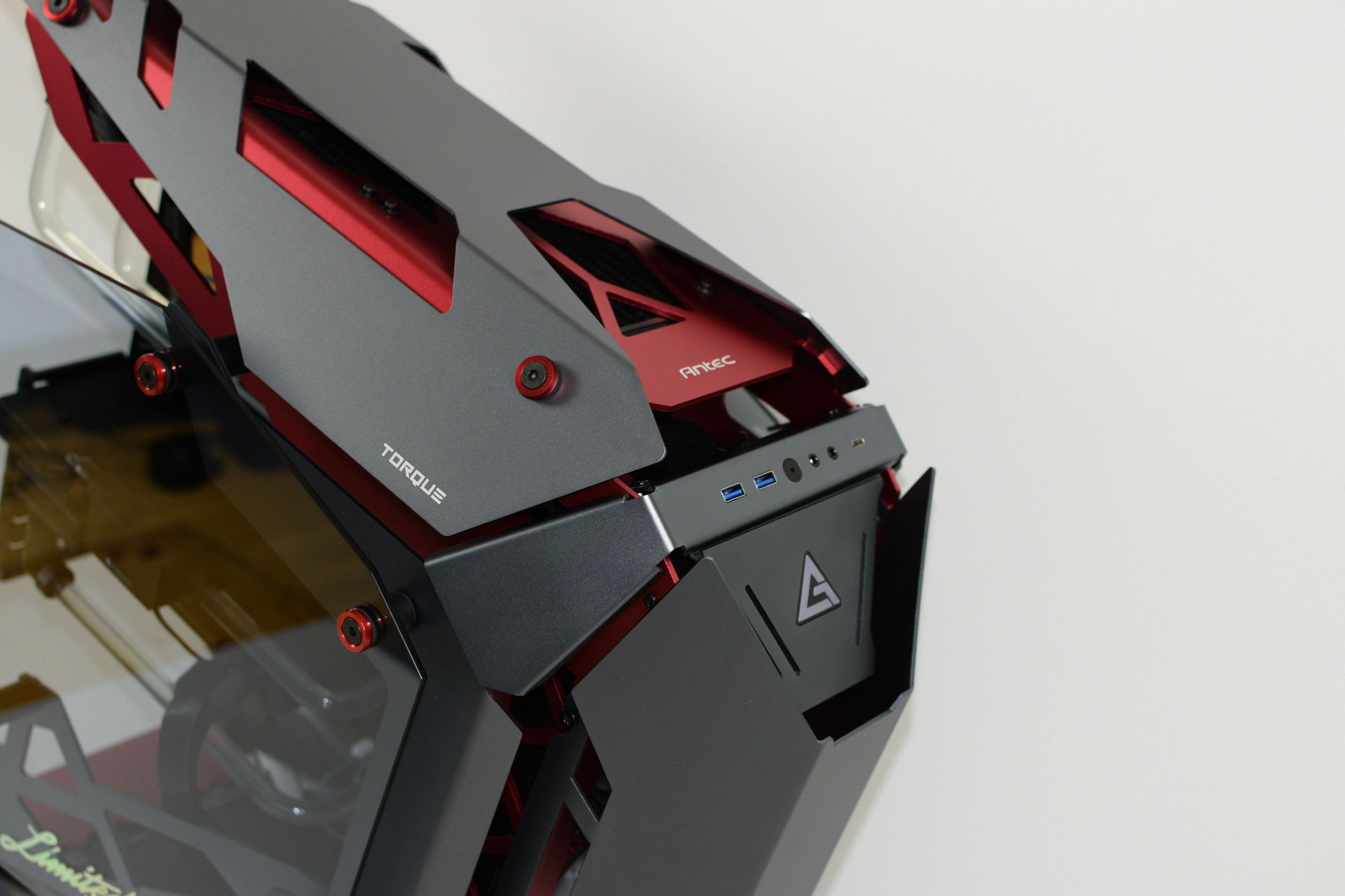 Special Edition Antec Torque Red Waterway » builds.gg