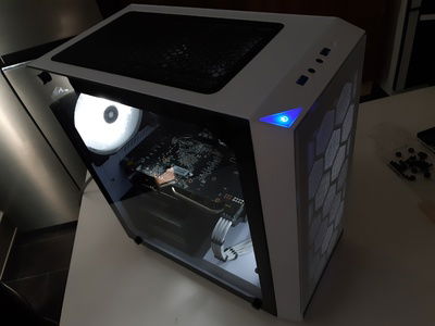Tilia - a minimalistic open case » builds.gg