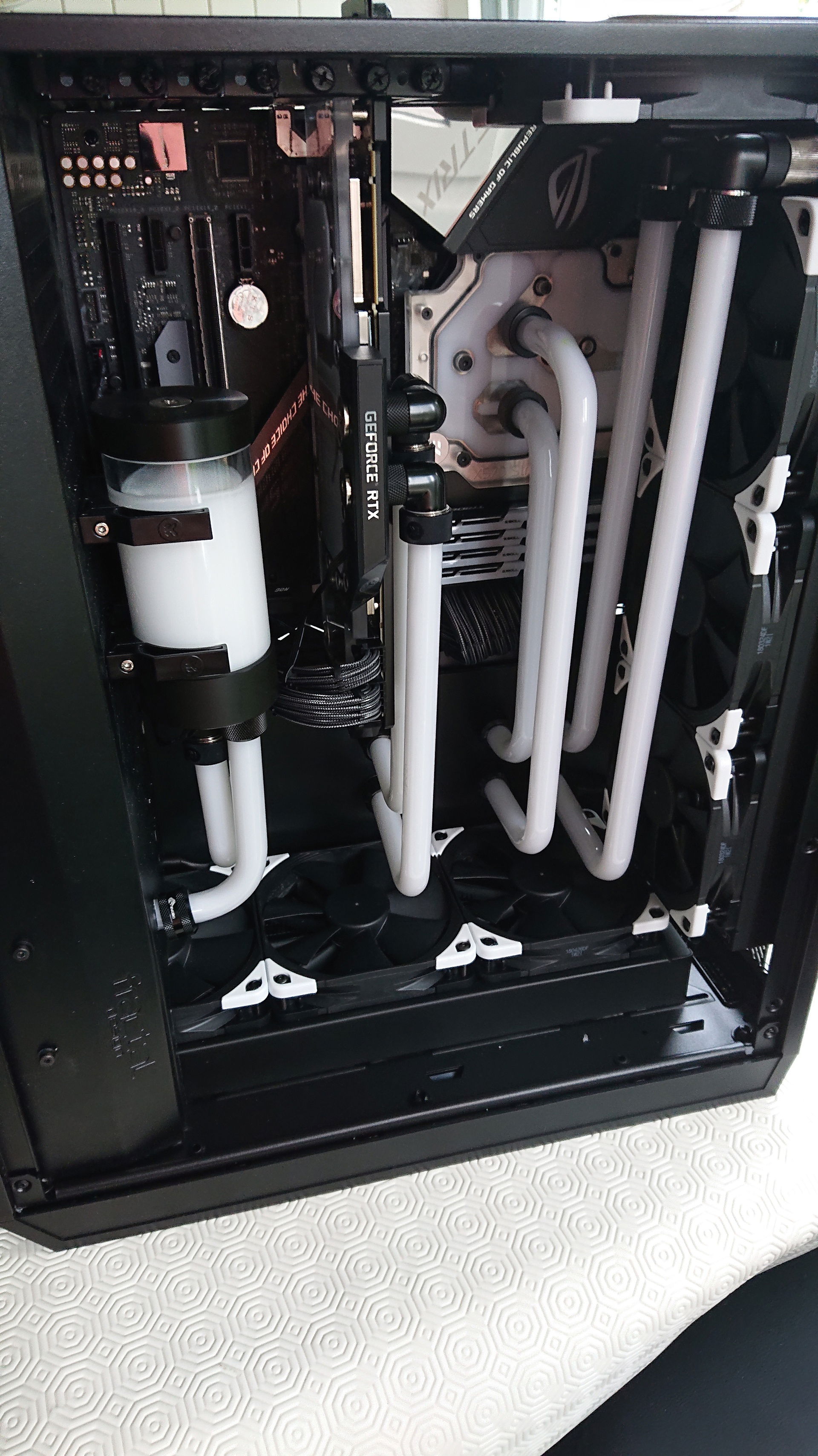 White Meshify » builds.gg