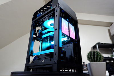 Hardline mITX Build with a Small Footprint » builds.gg