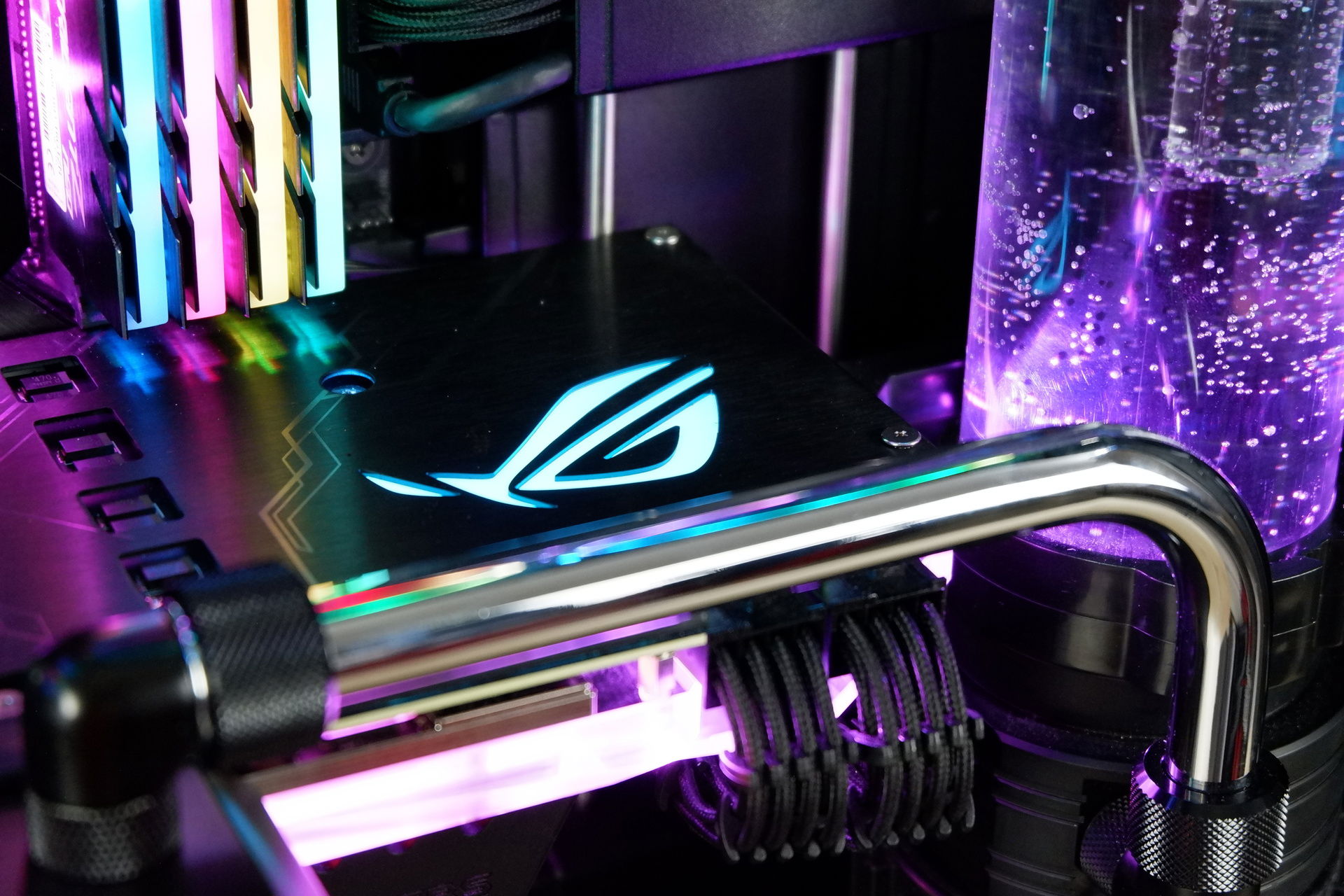 ROG Helios » builds.gg