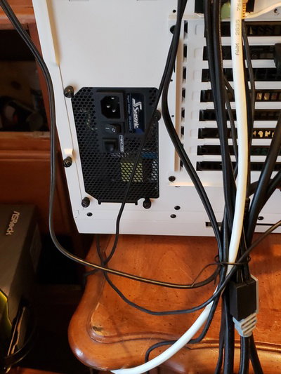 SSUPD Xhuttle White AORUS Stealth Build | Cable-less Tube-less Custom ...