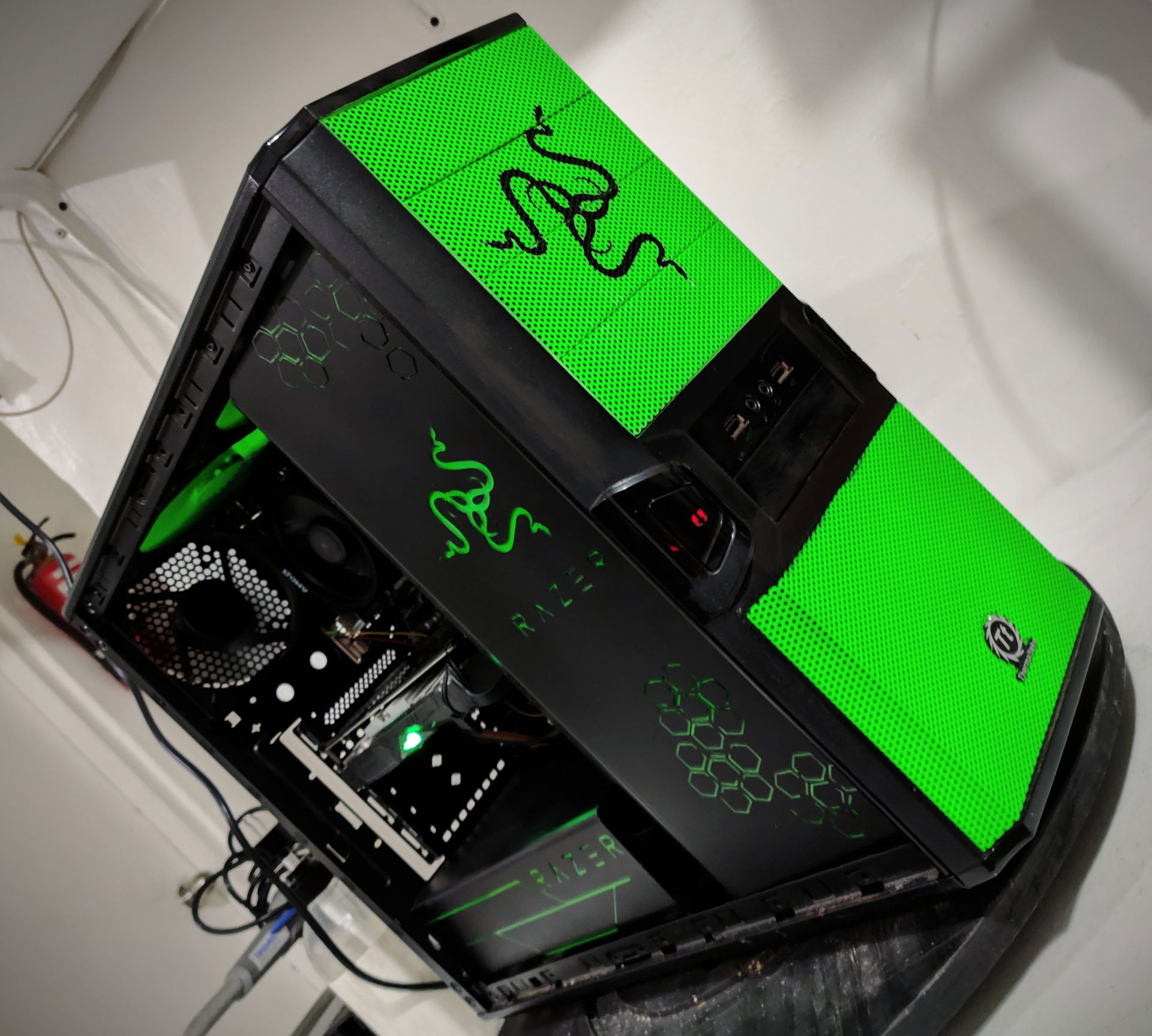 Razer Theme Budget build » builds.gg