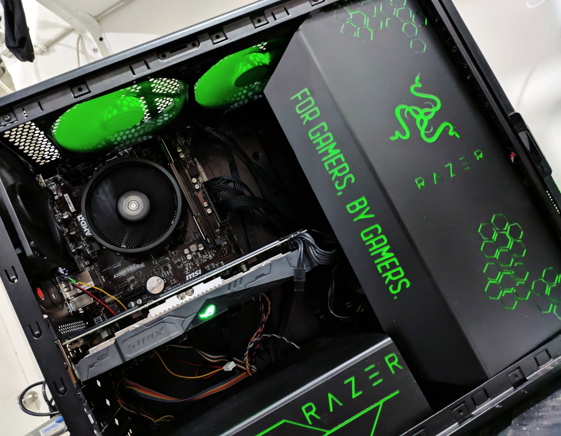 Razer Theme Budget build » builds.gg