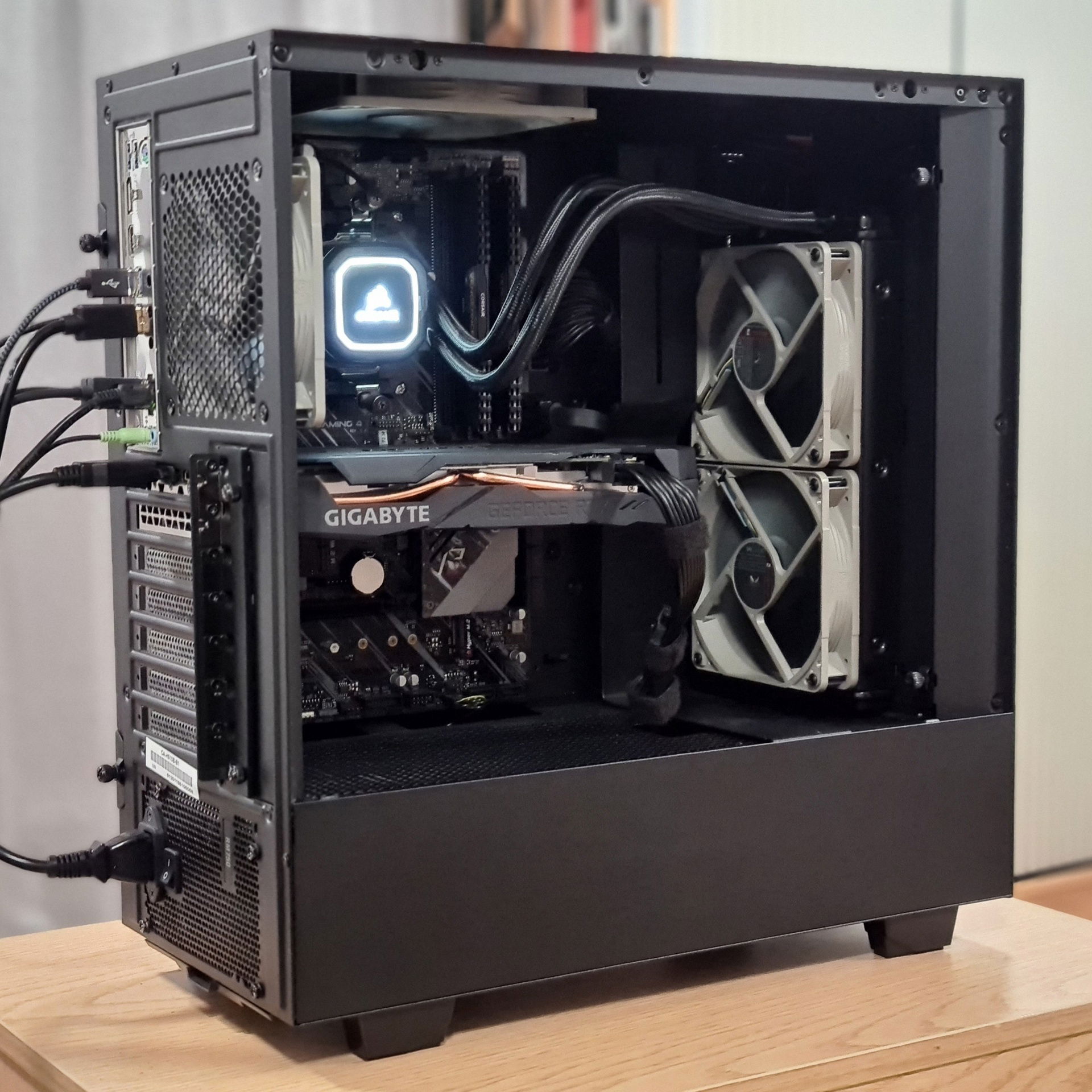 Ubuntu Linux Desktop » builds.gg