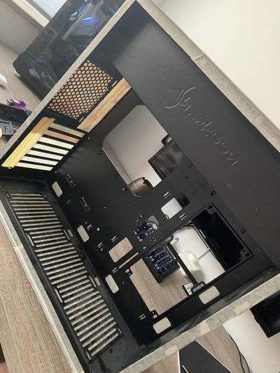 IRON MAN THEME CUSTOM PC » builds.gg