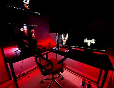 IRON MAN THEME CUSTOM PC » builds.gg