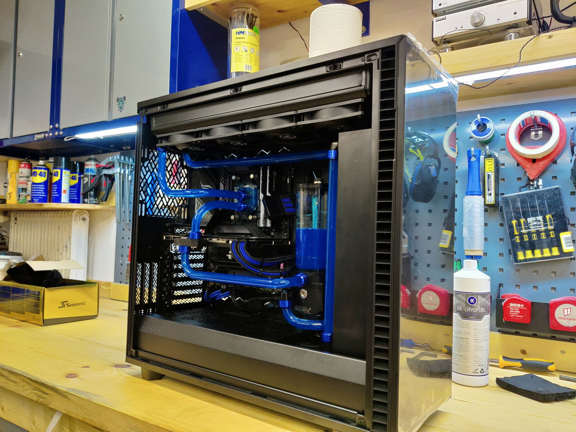 Fractal Design Define 7 XL Blue Build » builds.gg