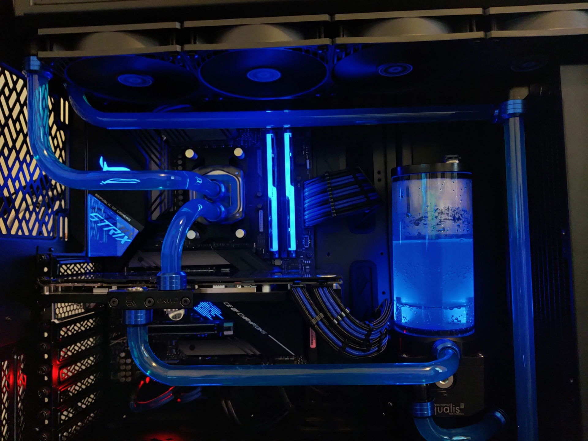 Fractal Design Define 7 XL Blue Build » builds.gg