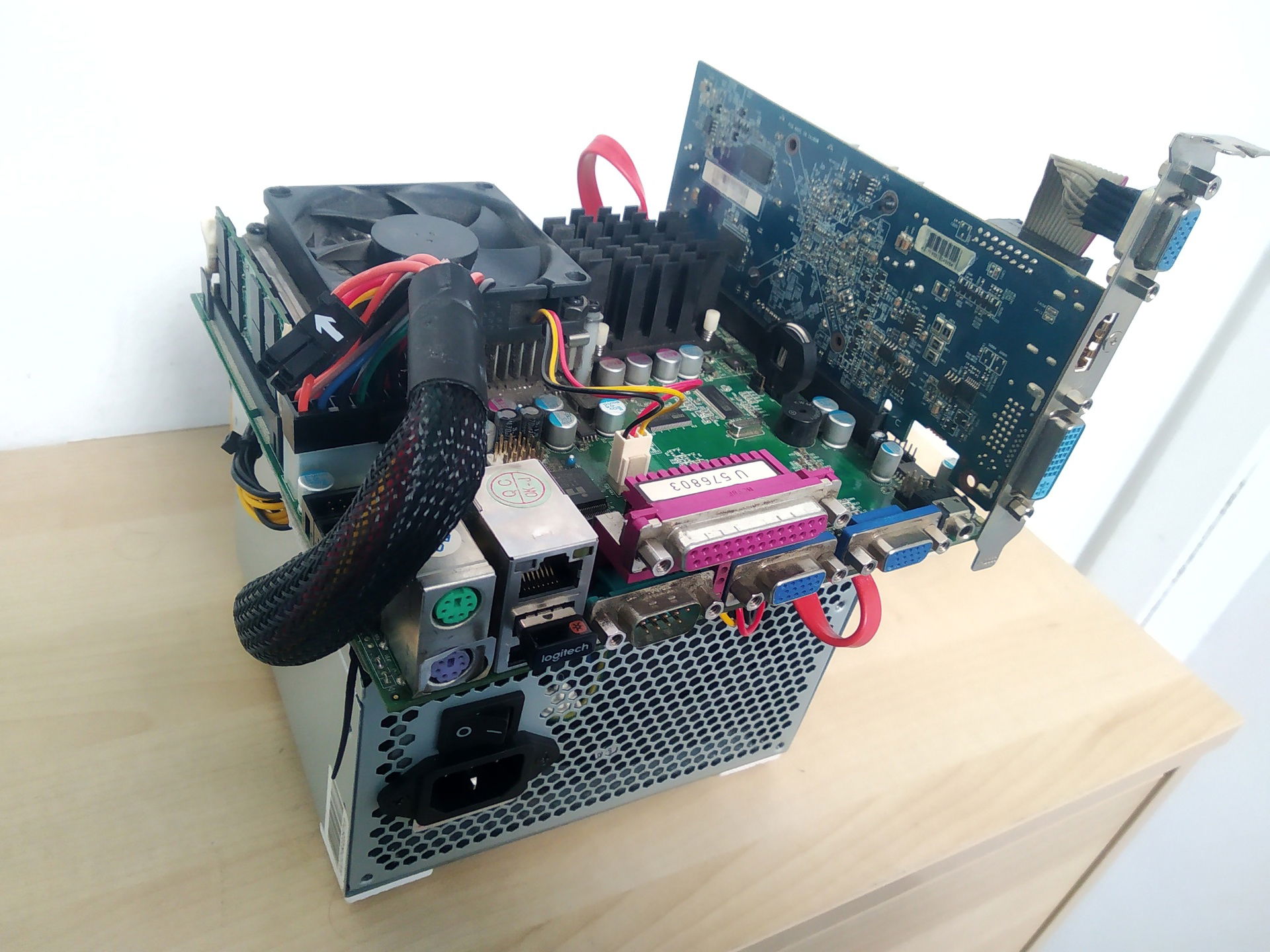 Minimalist GPU Test Bench » builds.gg