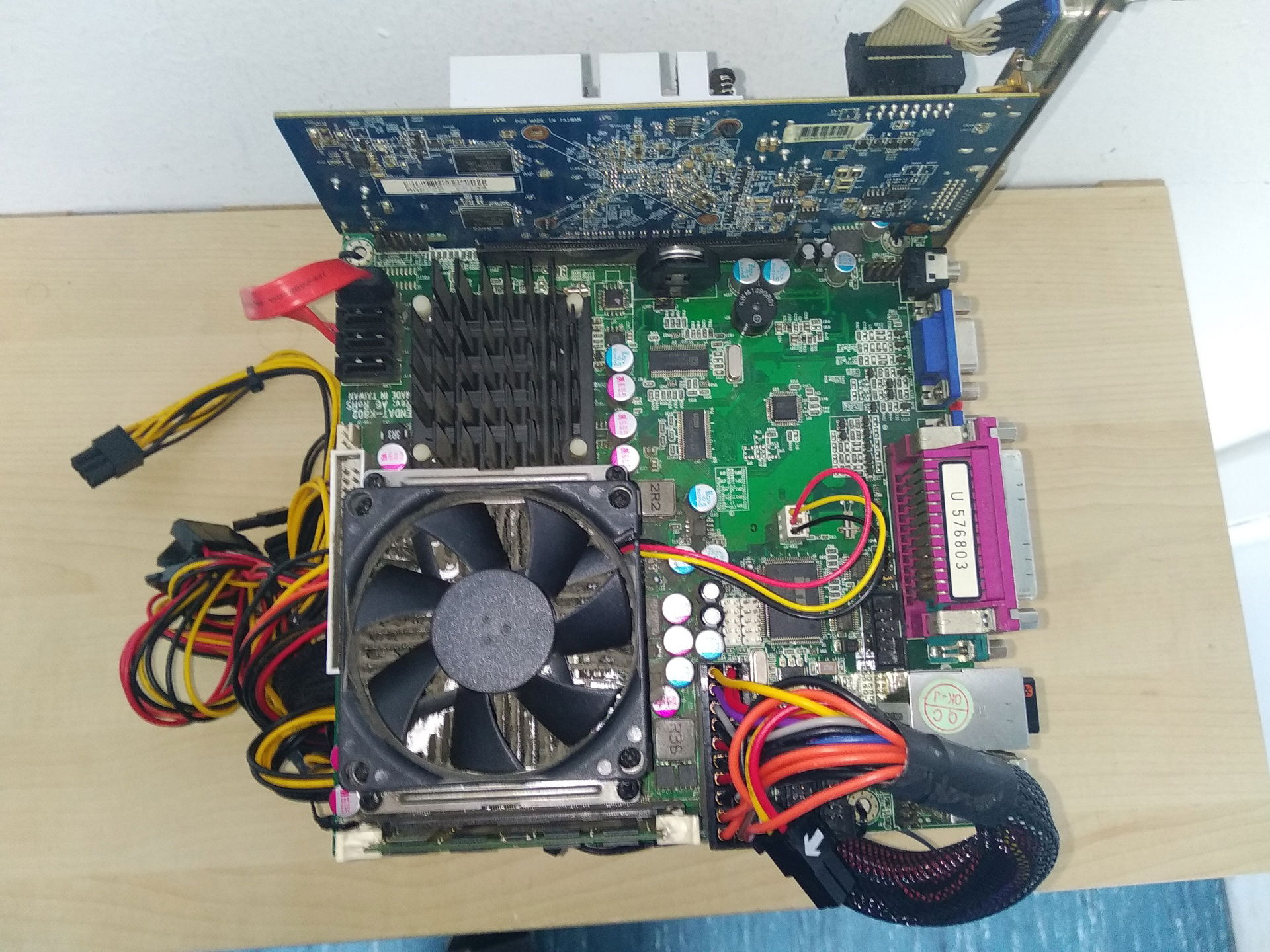 Minimalist GPU Test Bench » builds.gg