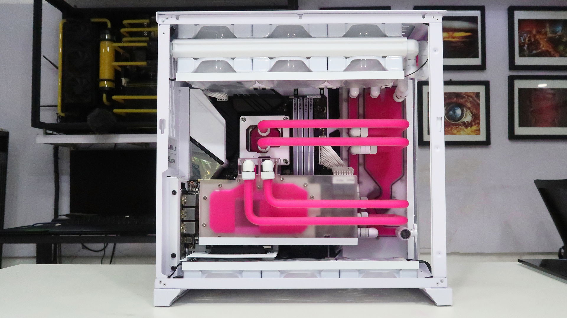 Custom Pc Build #77 "Pink Glaze" A gaming pc on a Lian-Li 011 Dynamic ...