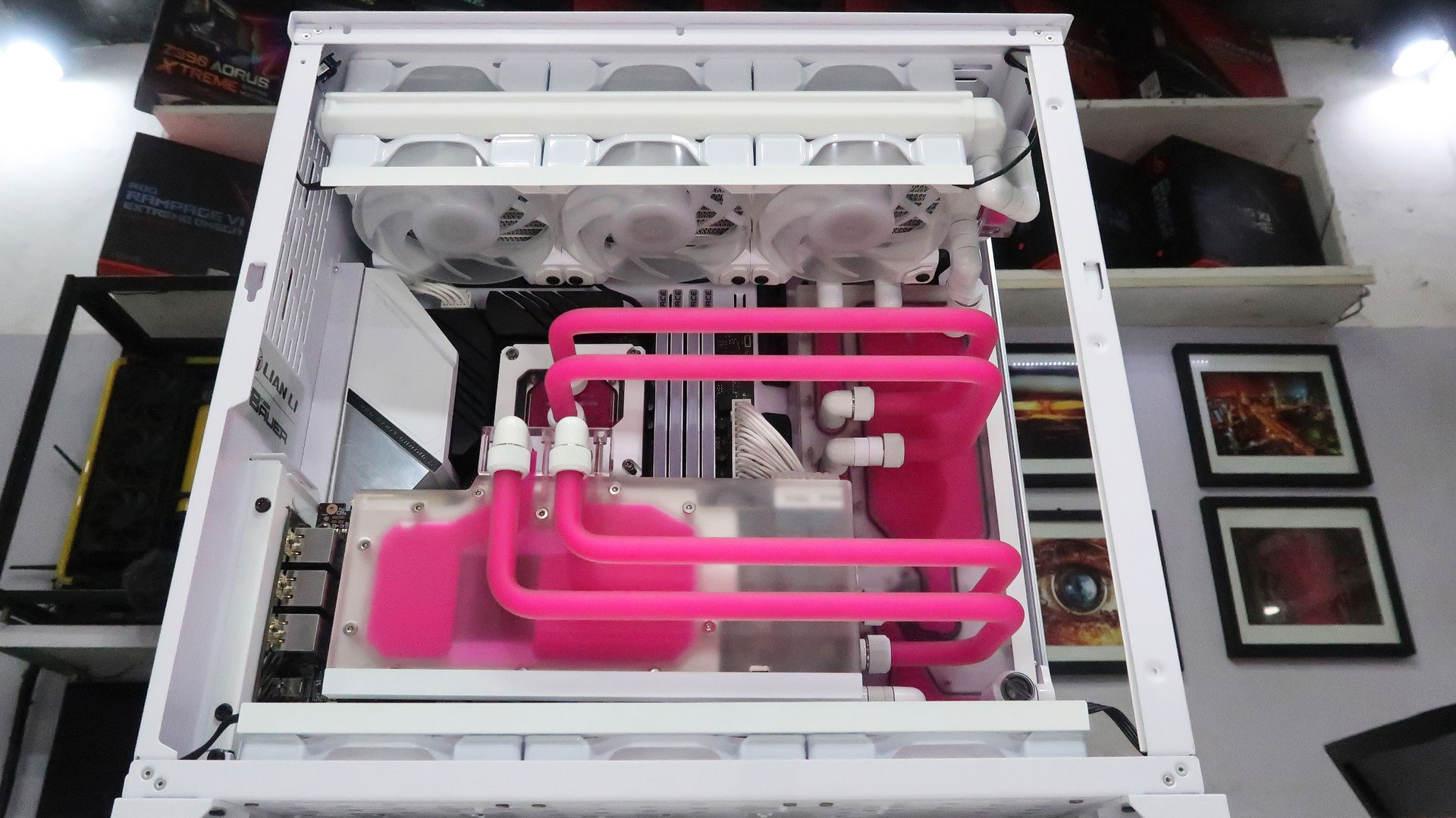 Custom Pc Build #77 "Pink Glaze" A gaming pc on a Lian-Li 011 Dynamic ...