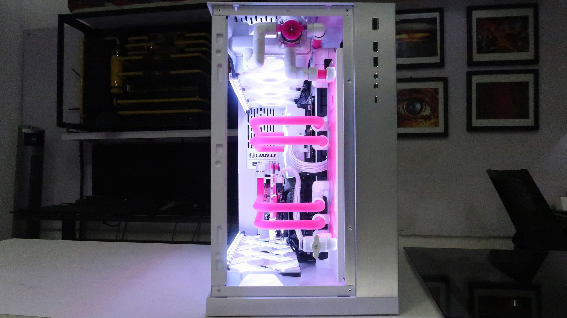 Custom Pc Build #77 "Pink Glaze" A gaming pc on a Lian-Li 011 Dynamic ...