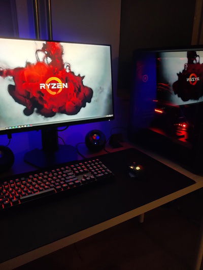 Custom Wall PC » builds.gg