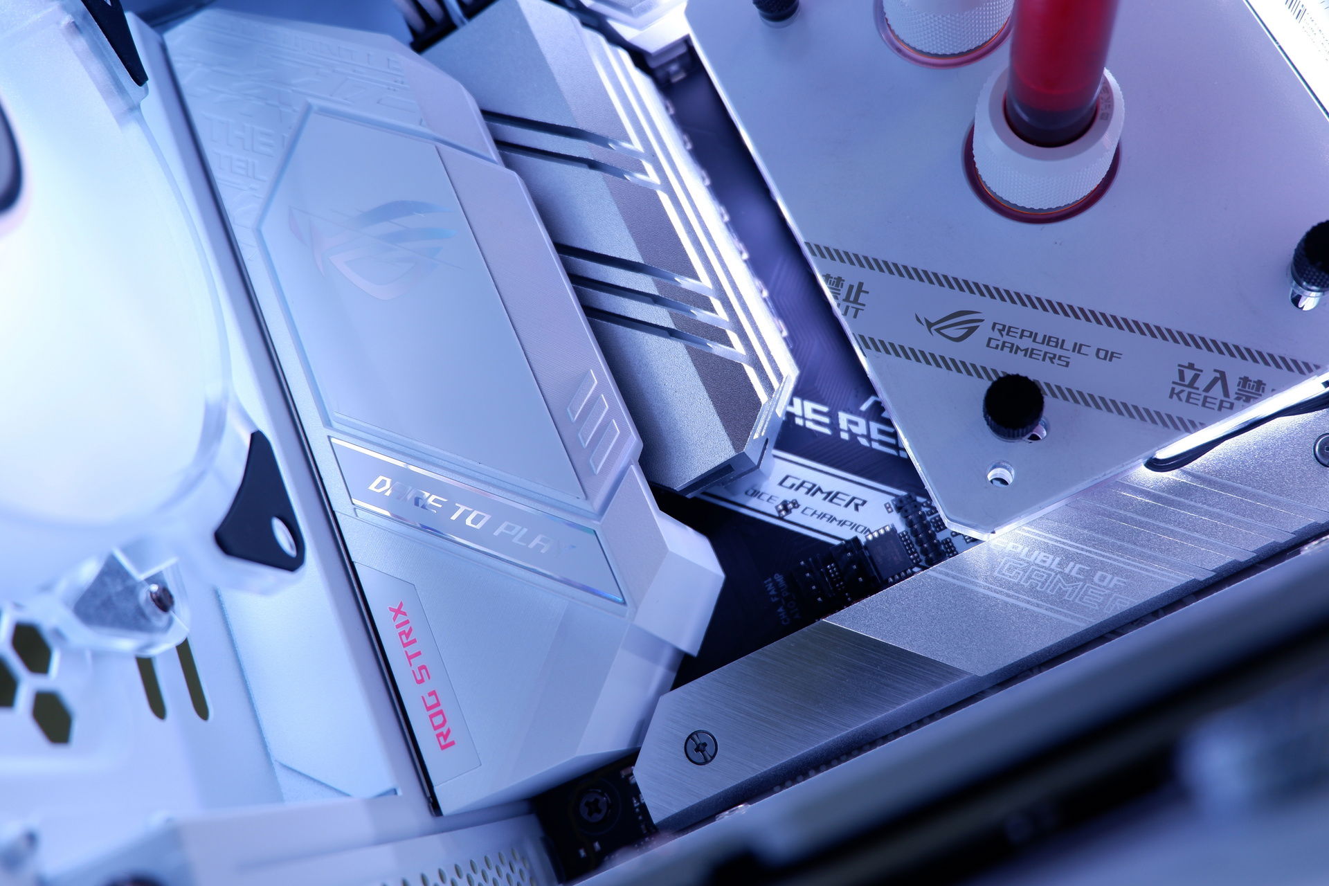 Awesomeness (a white ROG-themed build) » builds.gg