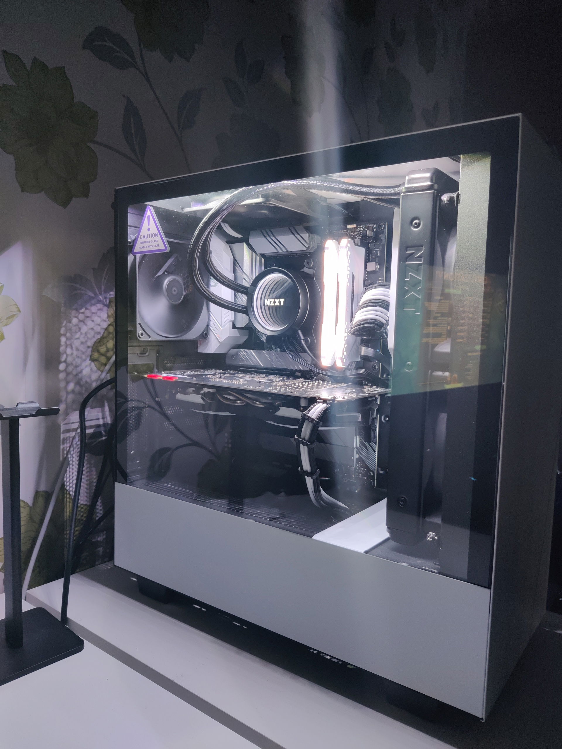 Monochrome » builds.gg