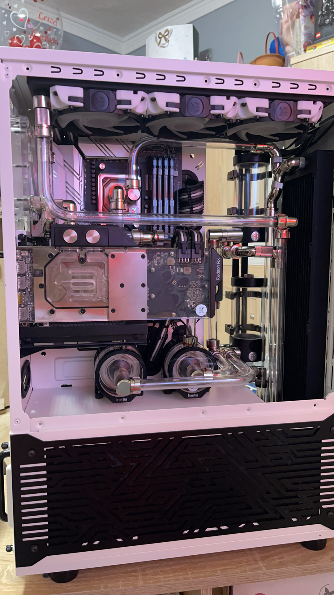 Thermaltake Core X71 White Monster » builds.gg