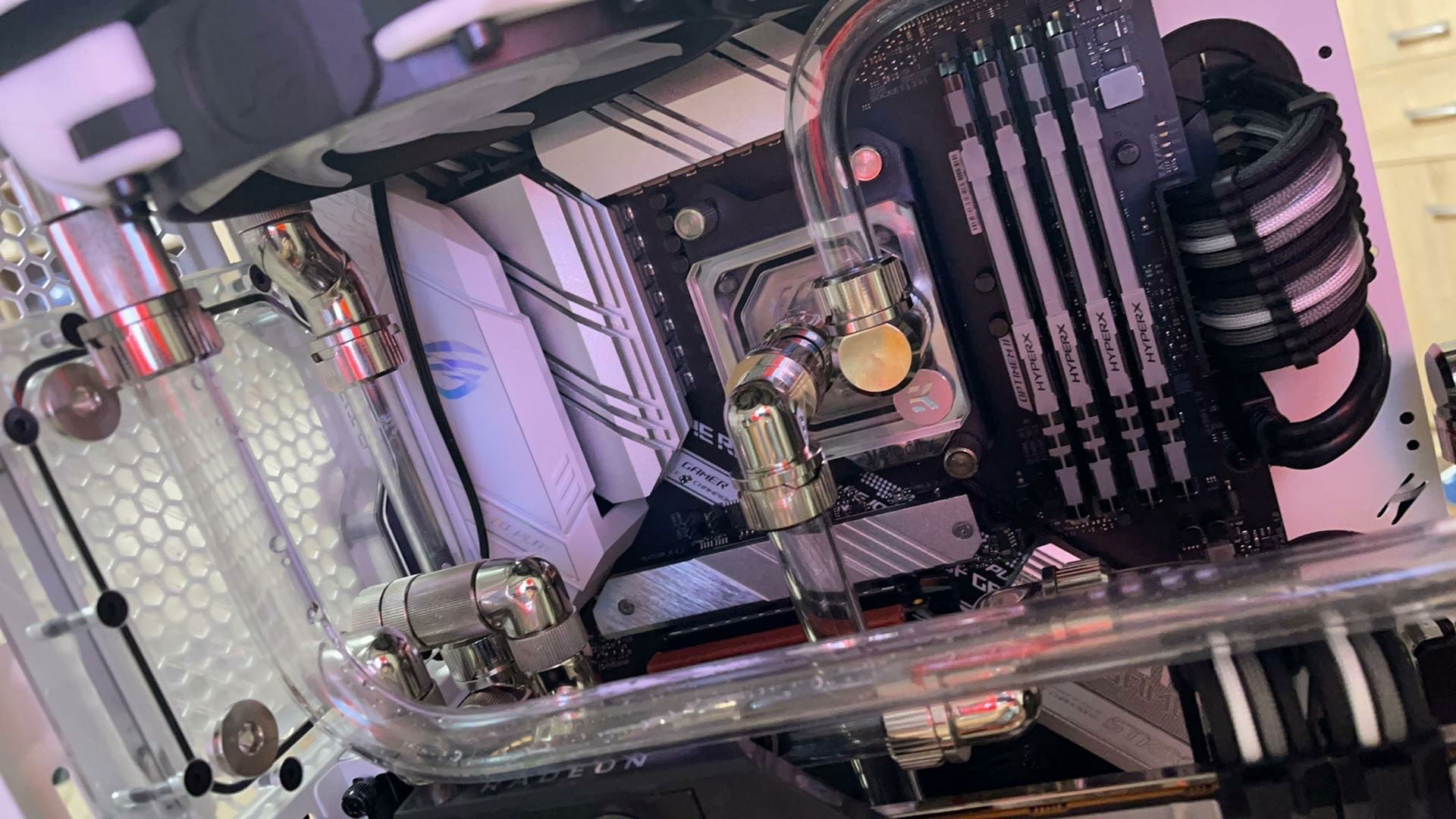 Thermaltake Core X71 White Monster » builds.gg