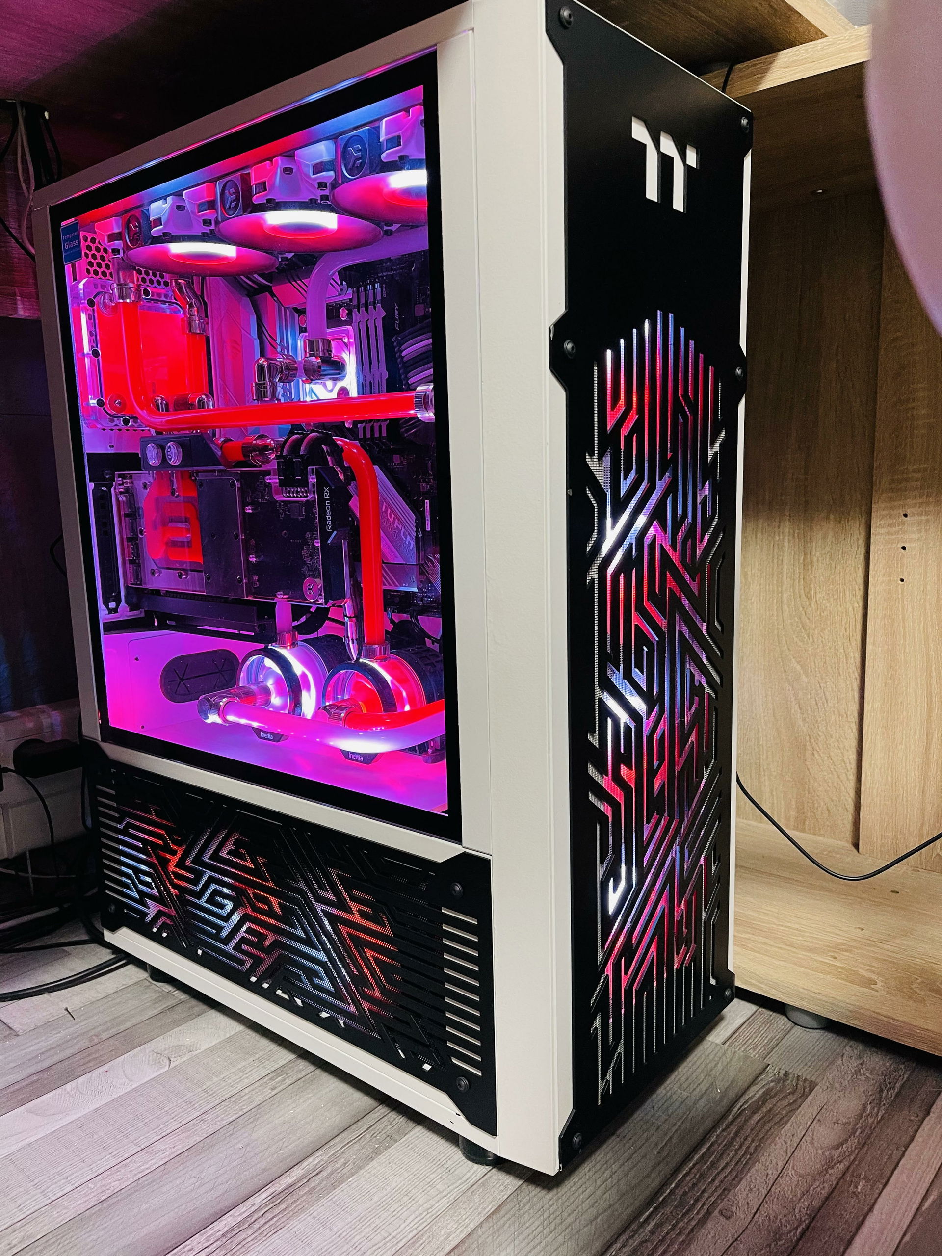 Thermaltake Core X71 White Monster » builds.gg