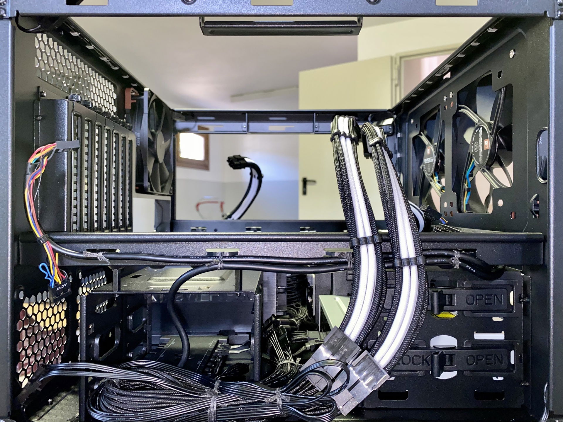 The Black Box » builds.gg