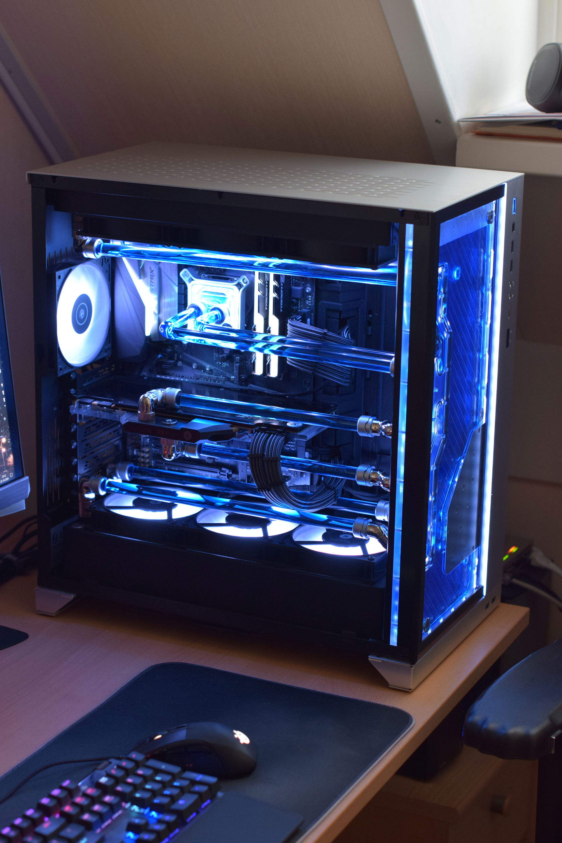 Watercooled Lian Li » builds.gg