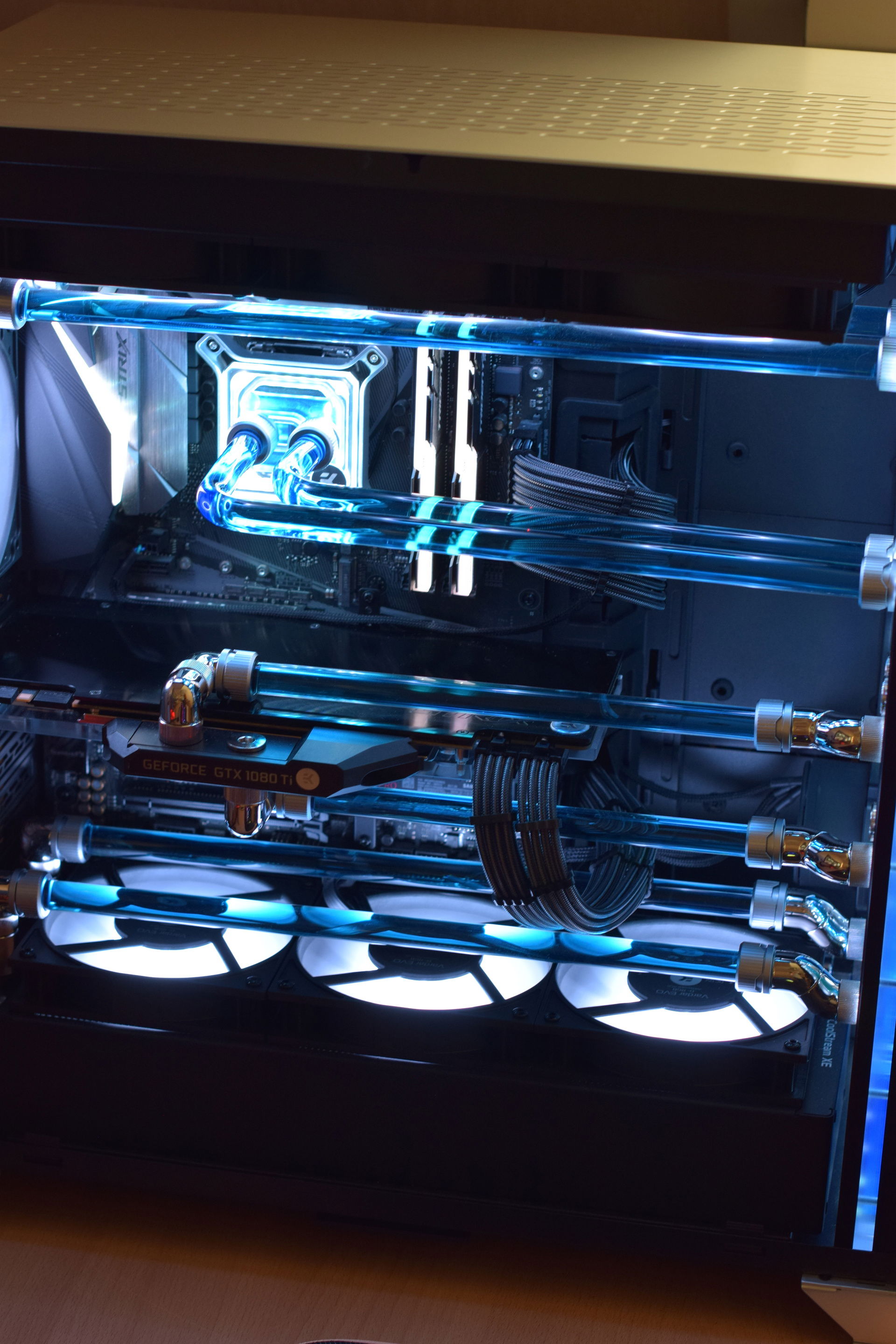 Watercooled Lian Li » builds.gg
