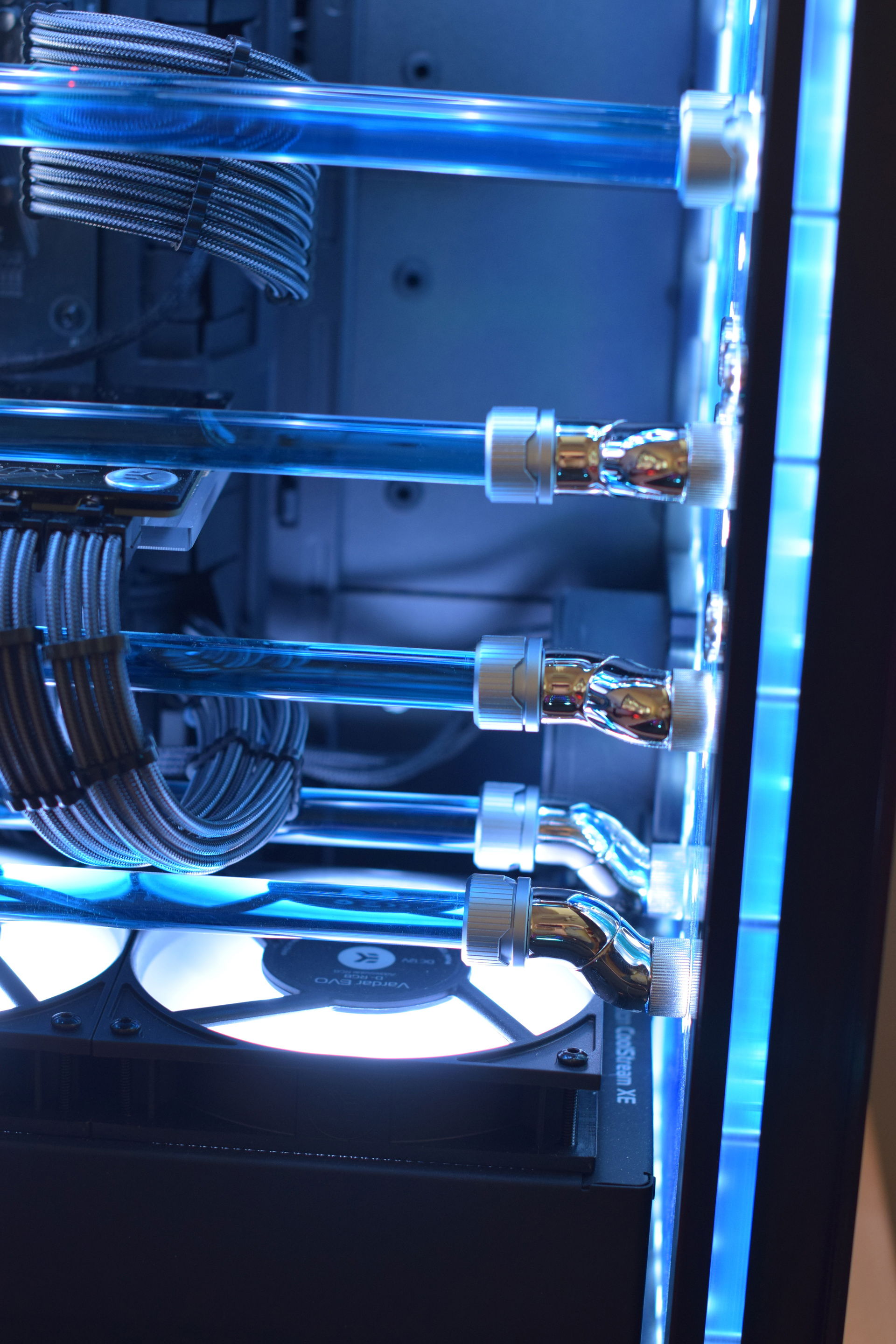 Watercooled Lian Li » builds.gg