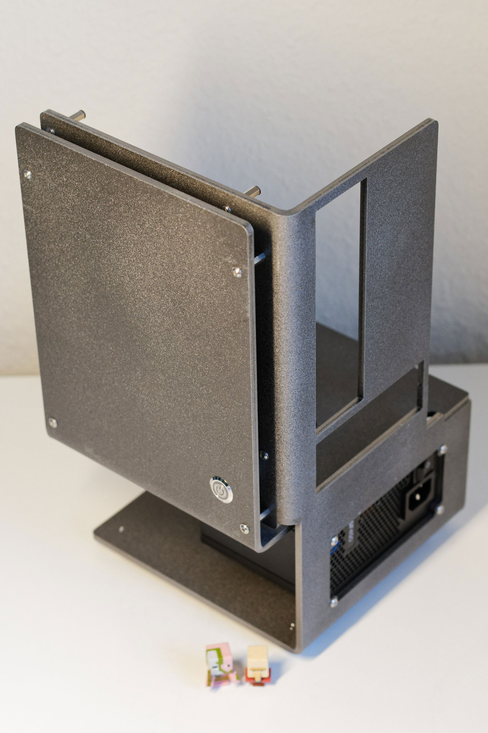 Open Case ITX Sandblasted with clear lacquer » builds.gg