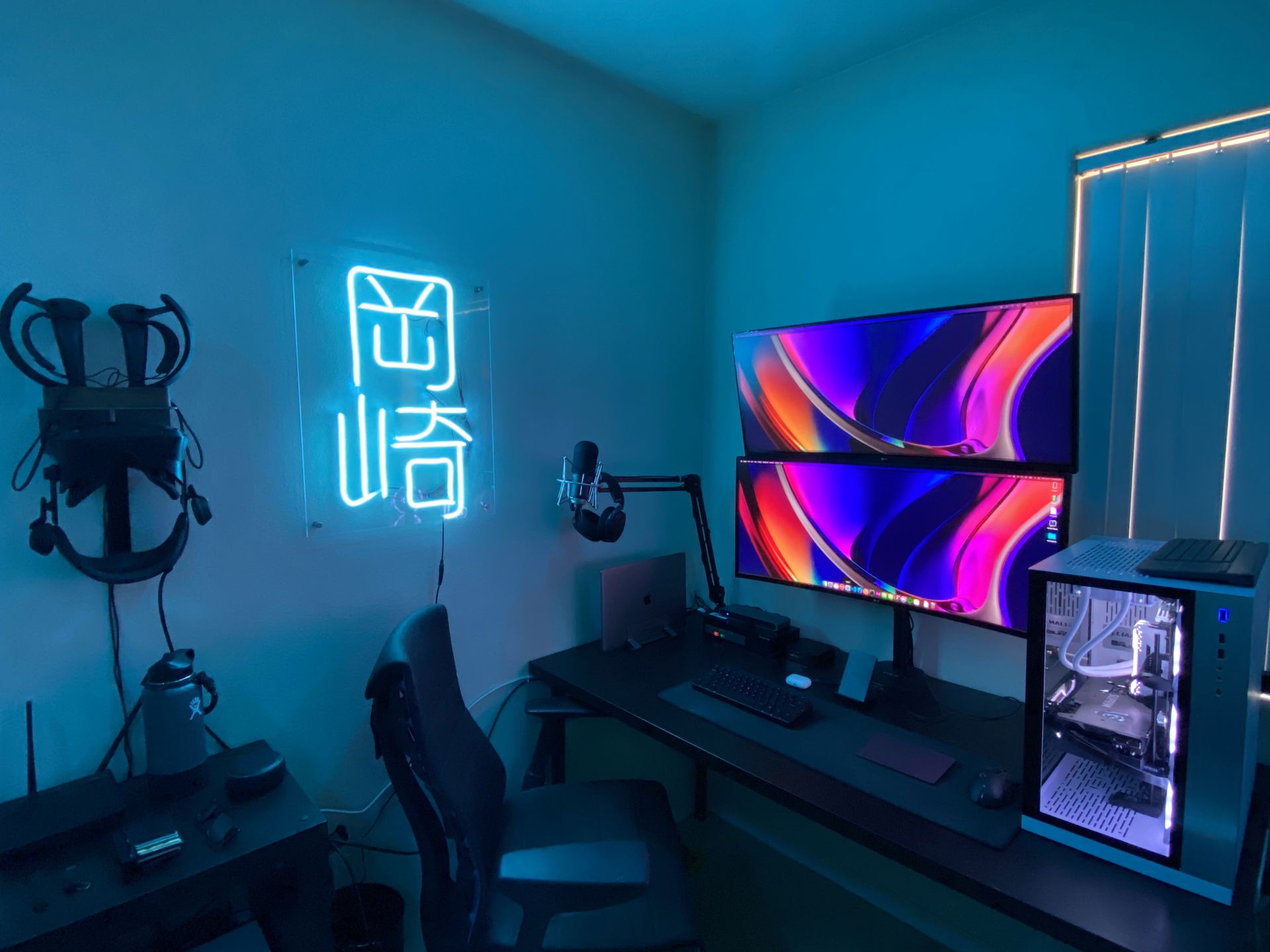 Lian Li White Build and MacBook Setup » builds.gg