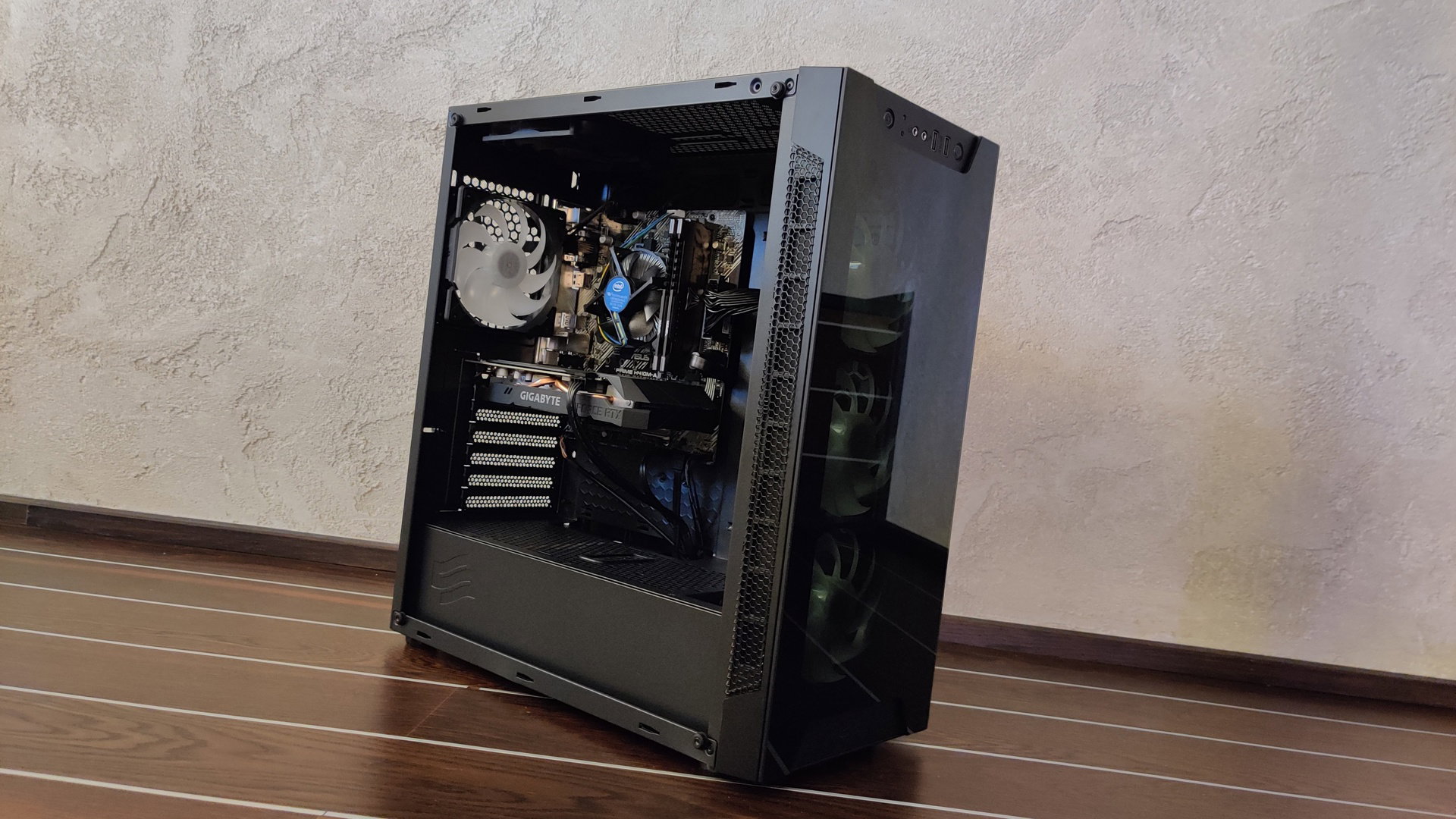 $900 Gaming PC - RTX 2060, i5 » builds.gg