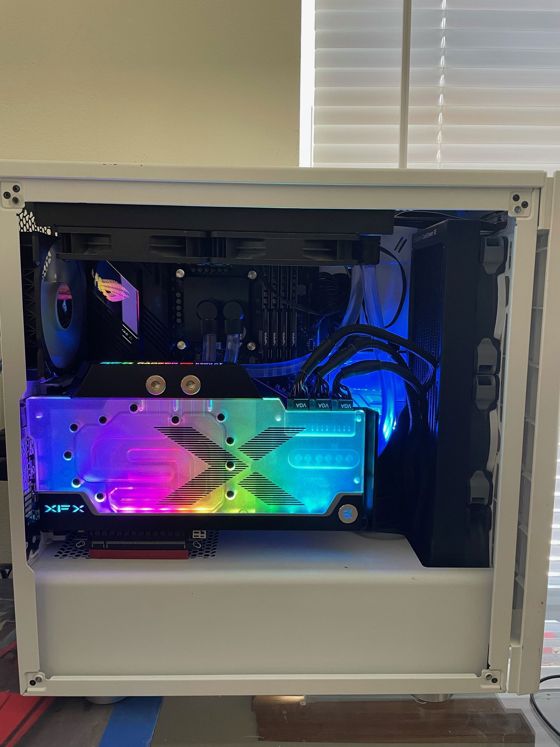 Carbide 275R 11900K 6900 XT Custom Loop » builds.gg