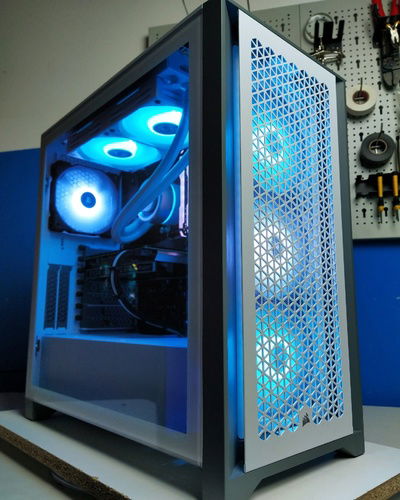IRON MAN THEME CUSTOM PC » builds.gg