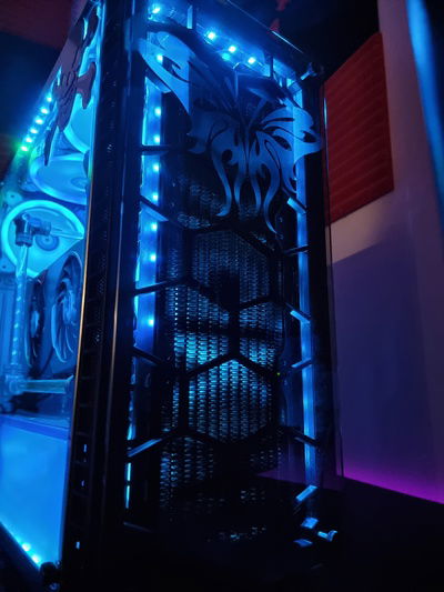 All White Hyte Y60 - Full Custom Loop » builds.gg