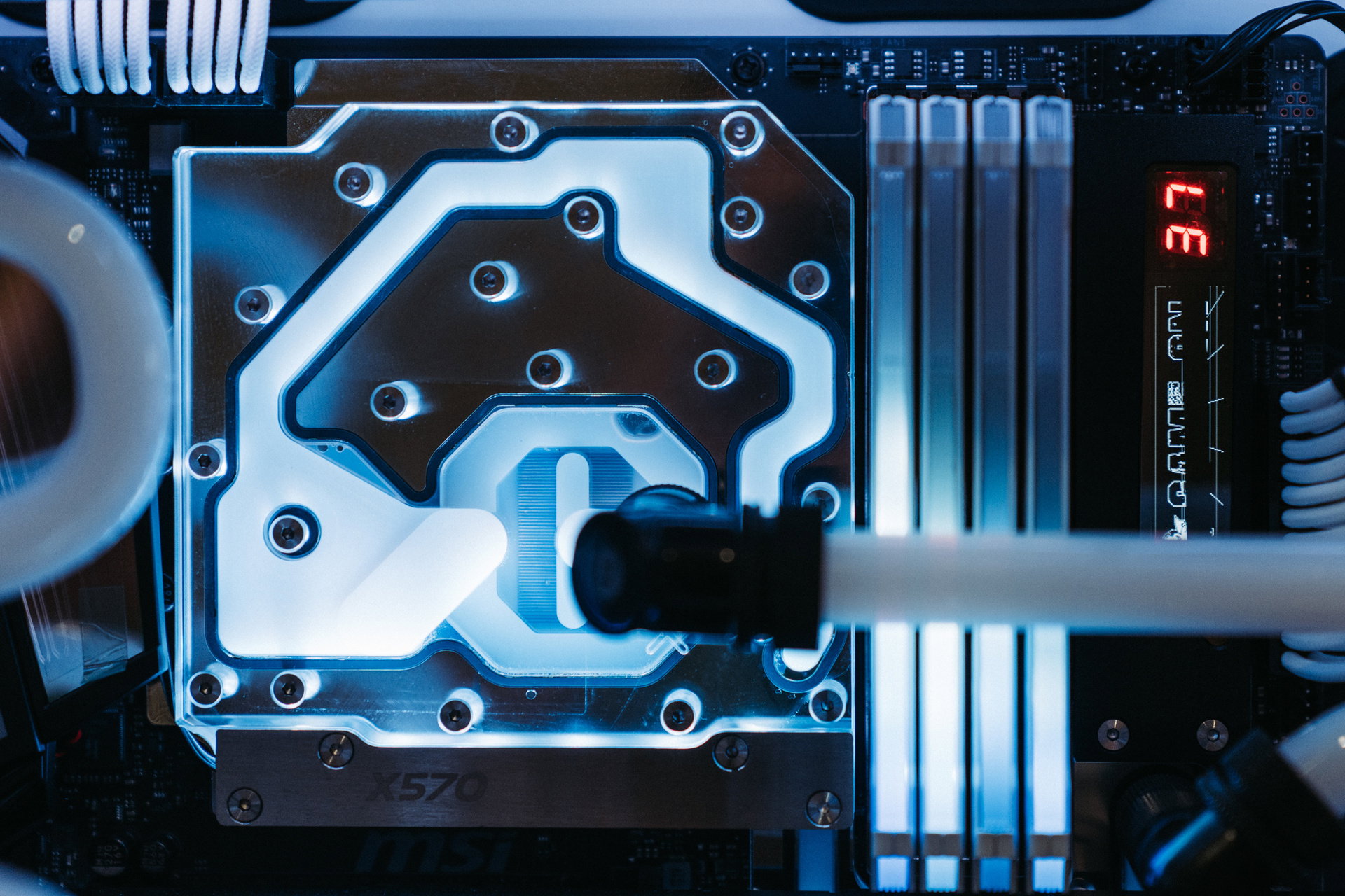 White Monster » builds.gg