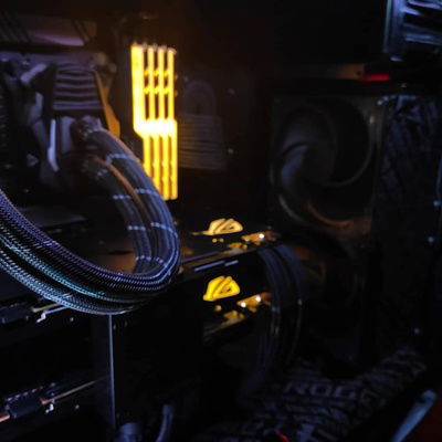 IRON MAN THEME CUSTOM PC » builds.gg