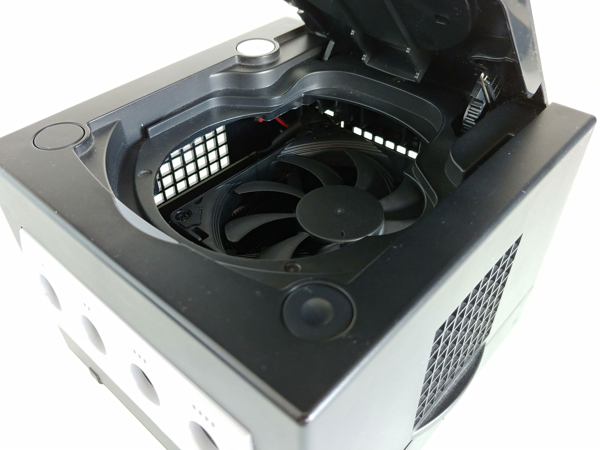 GameCube PC | With working controller ports + more » builds.gg