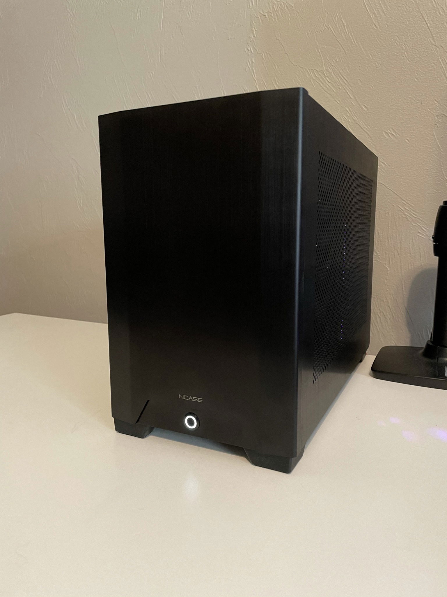 Blackhole - A stealth NCASE M1 custom watercooled build » builds.gg