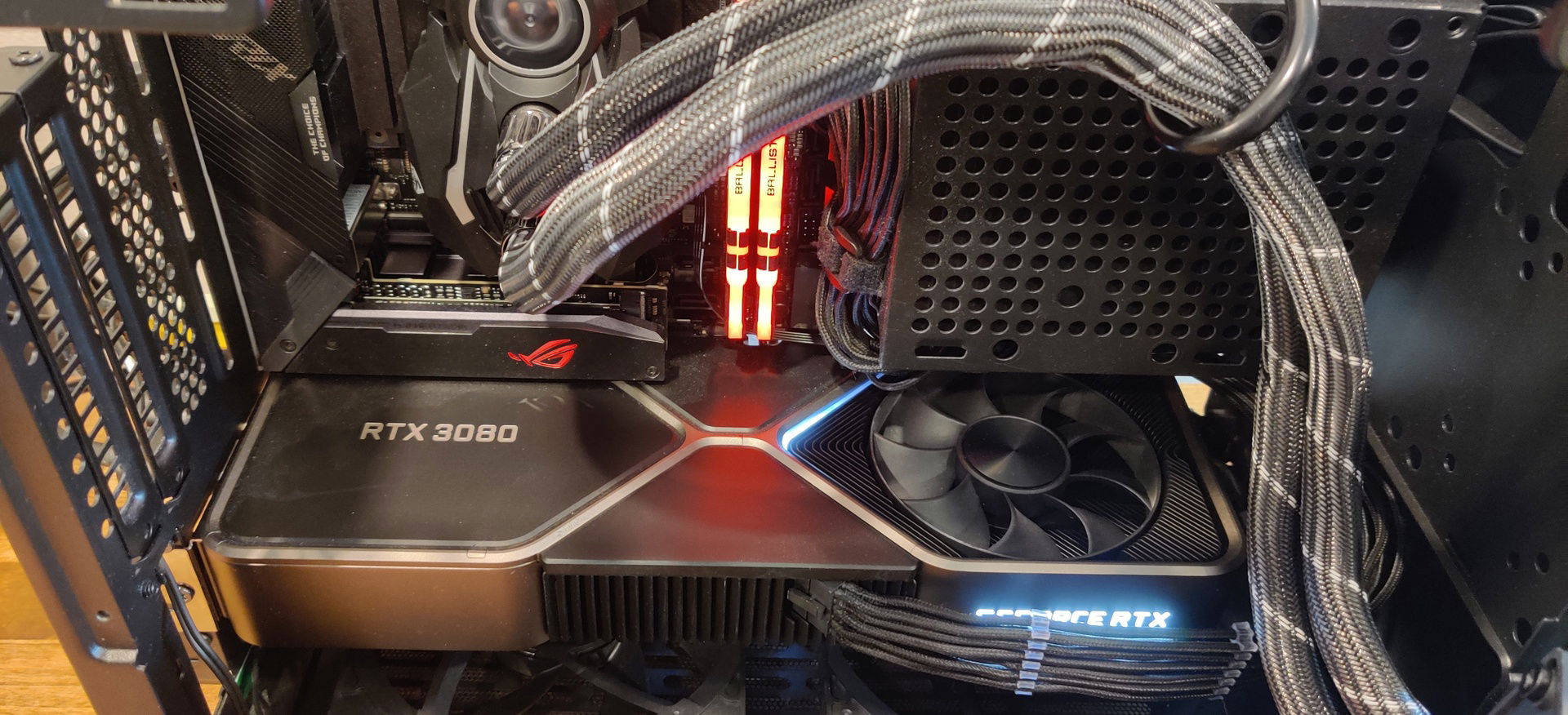 Plain generic sff nr200 with an AIO » builds.gg