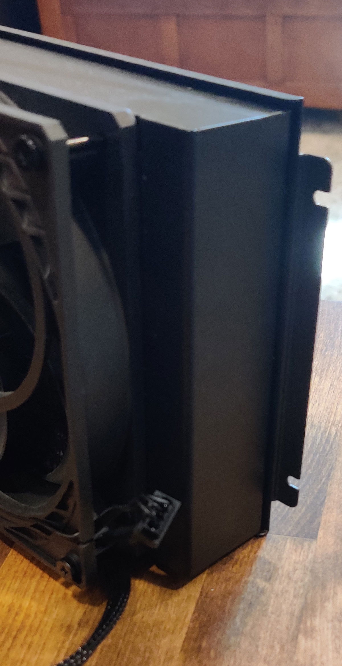 Plain generic sff nr200 with an AIO » builds.gg