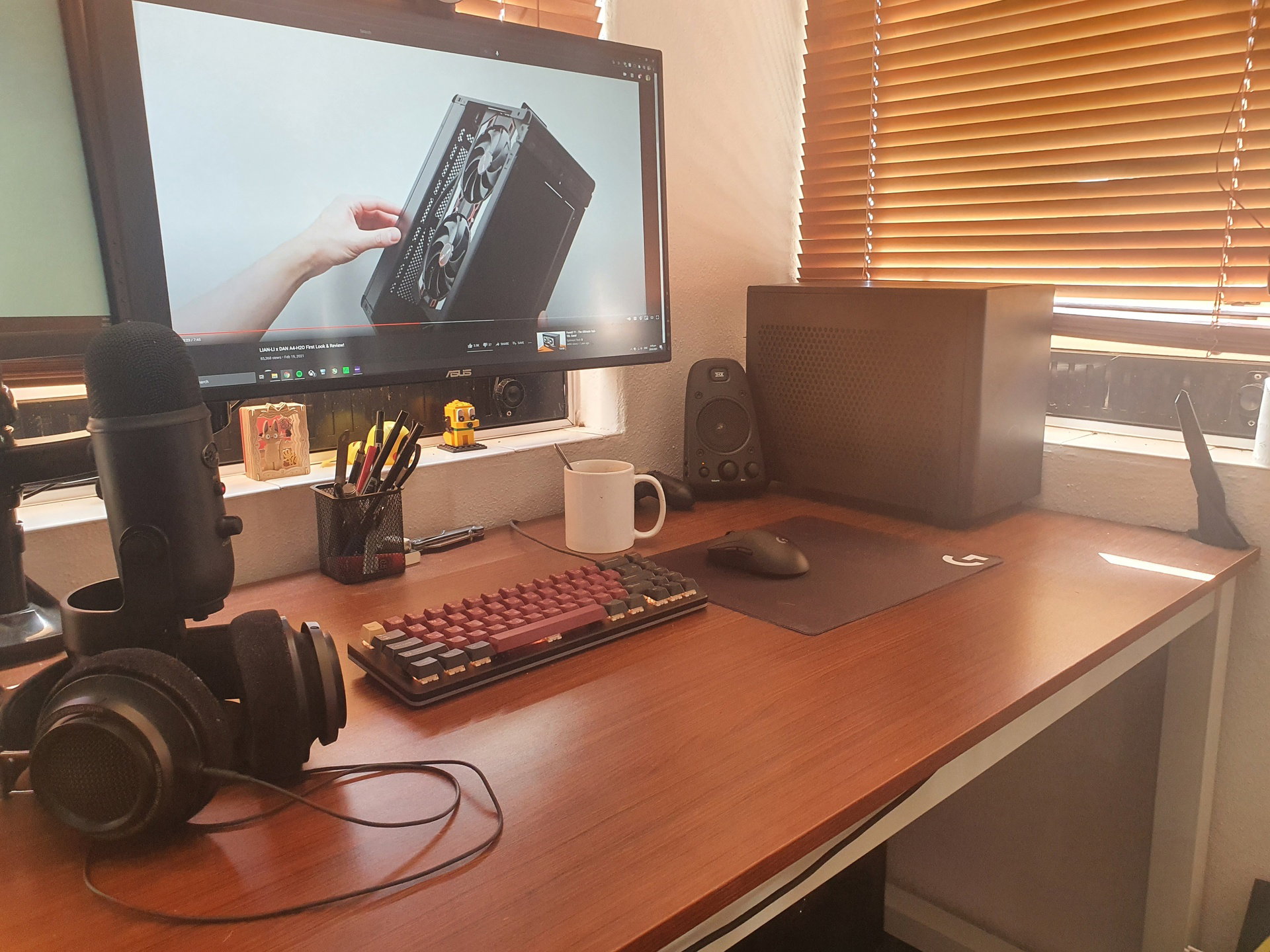 Small(ish), silent » builds.gg