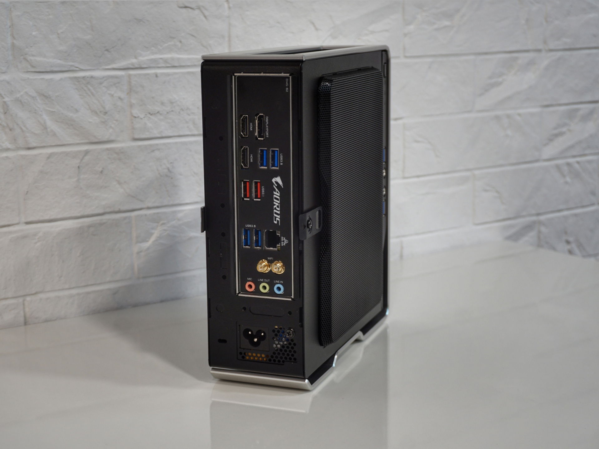 InWin Chopin HTPC » builds.gg