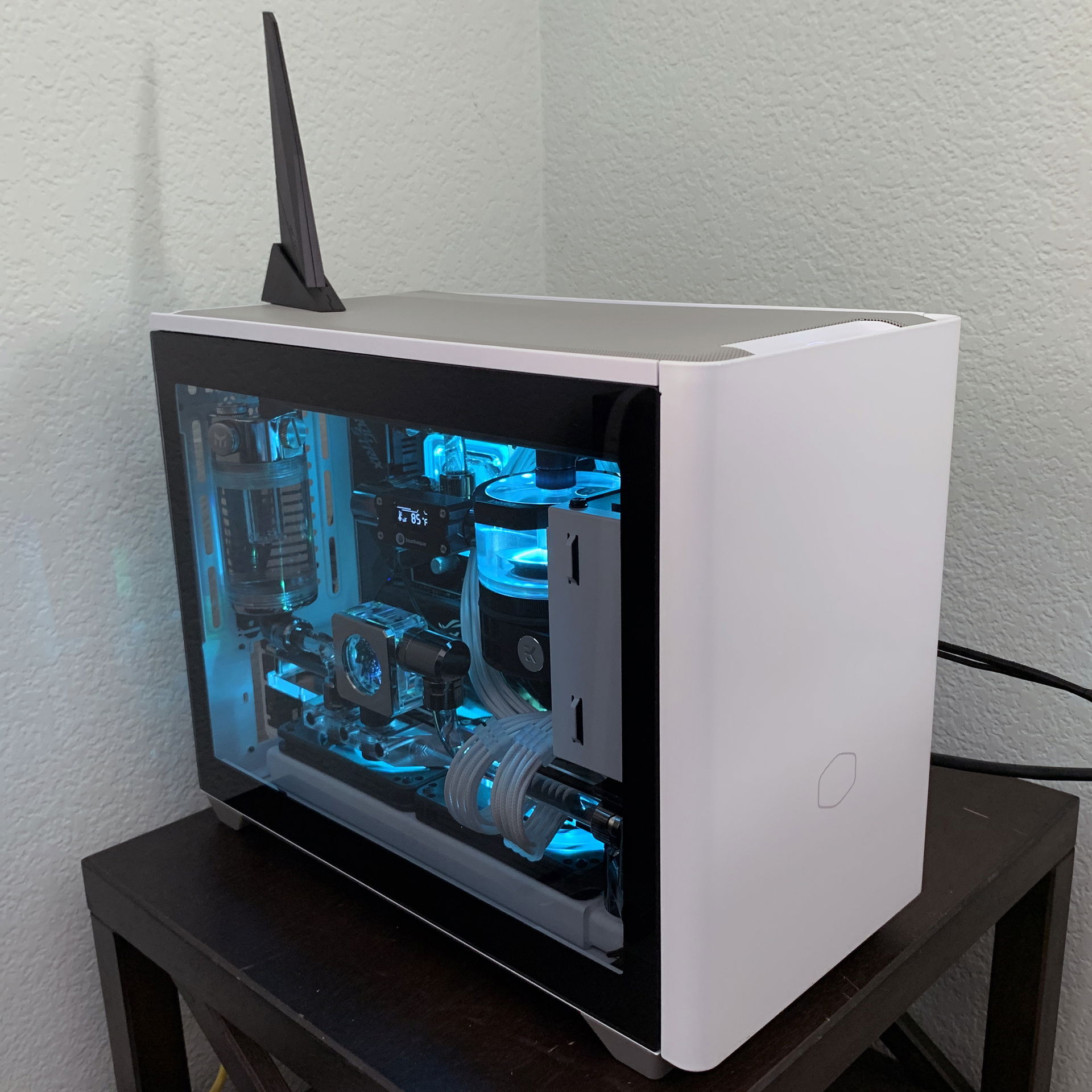 Limited Size, Unlimited Options - Dual 240 Rads with D5 Pump NR200P » builds.gg