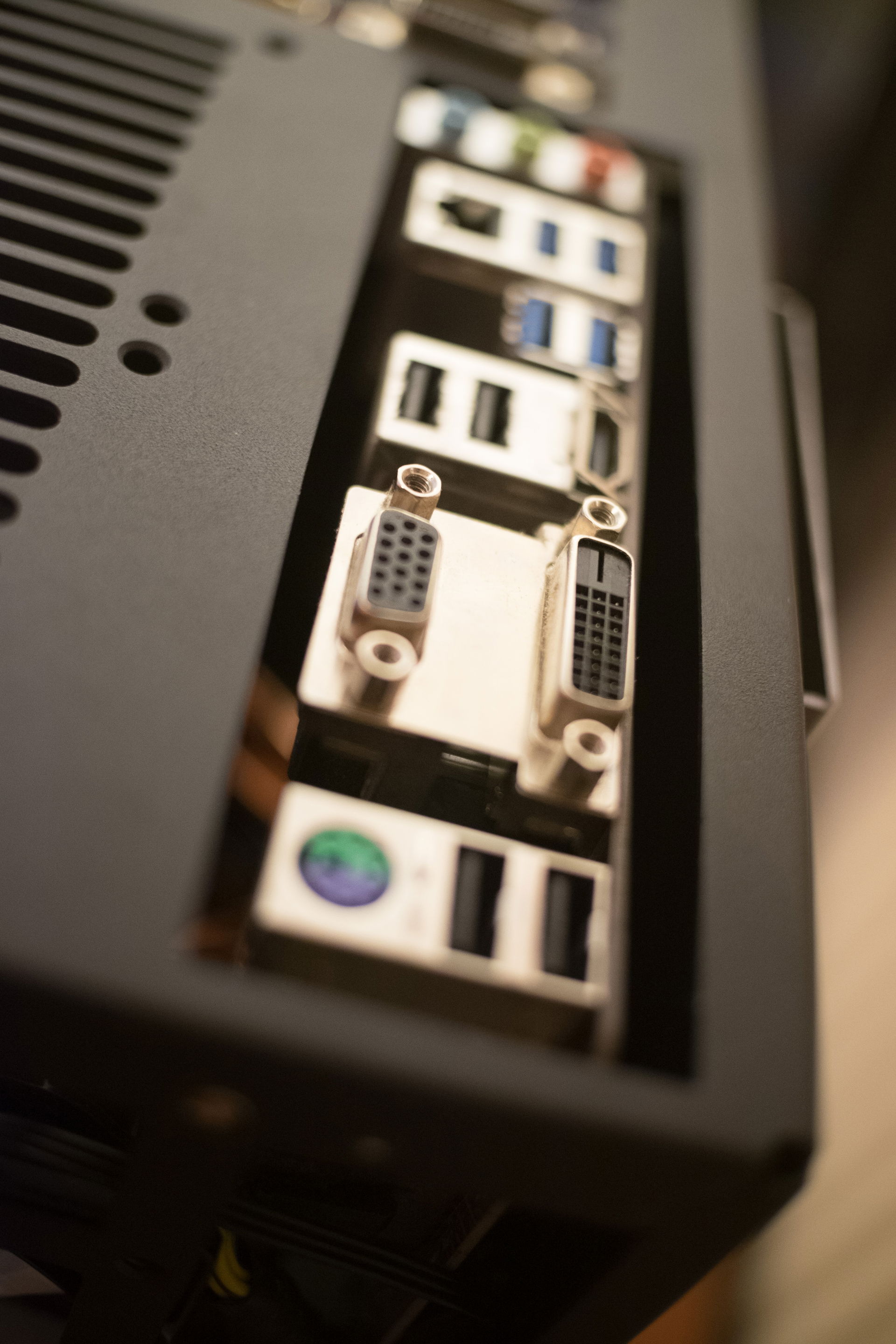 Nessy M-ATX SFF » builds.gg