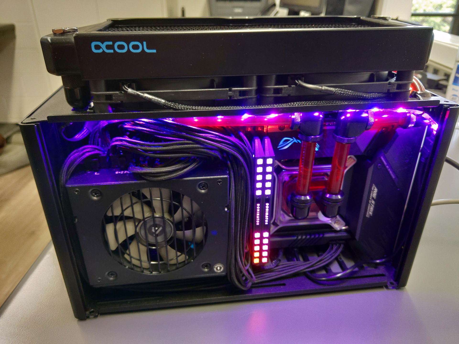 Sleeper ITX: Minimalistic/Professional » builds.gg