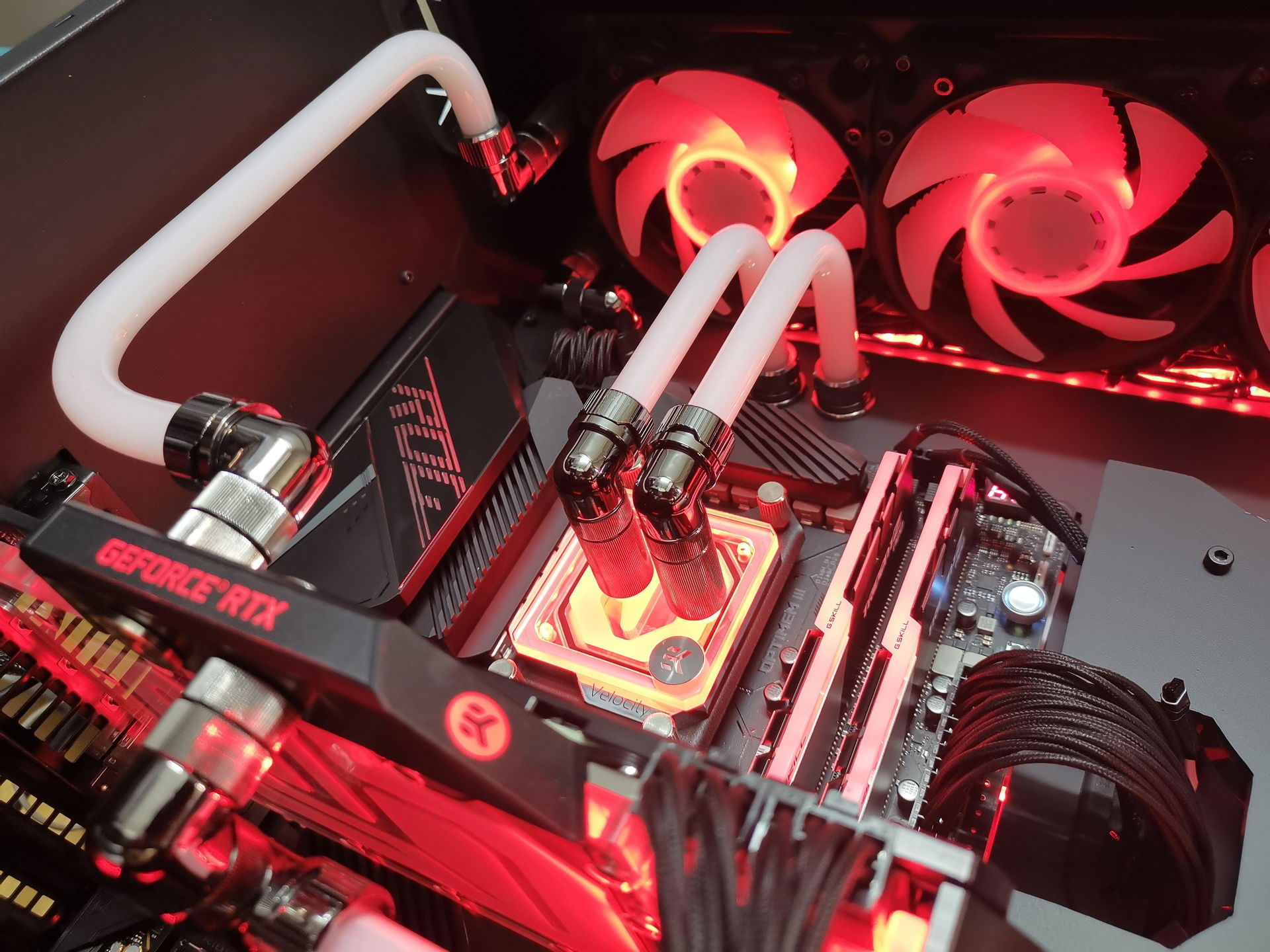 Customer Build. 30 - ROG Zeus » builds.gg