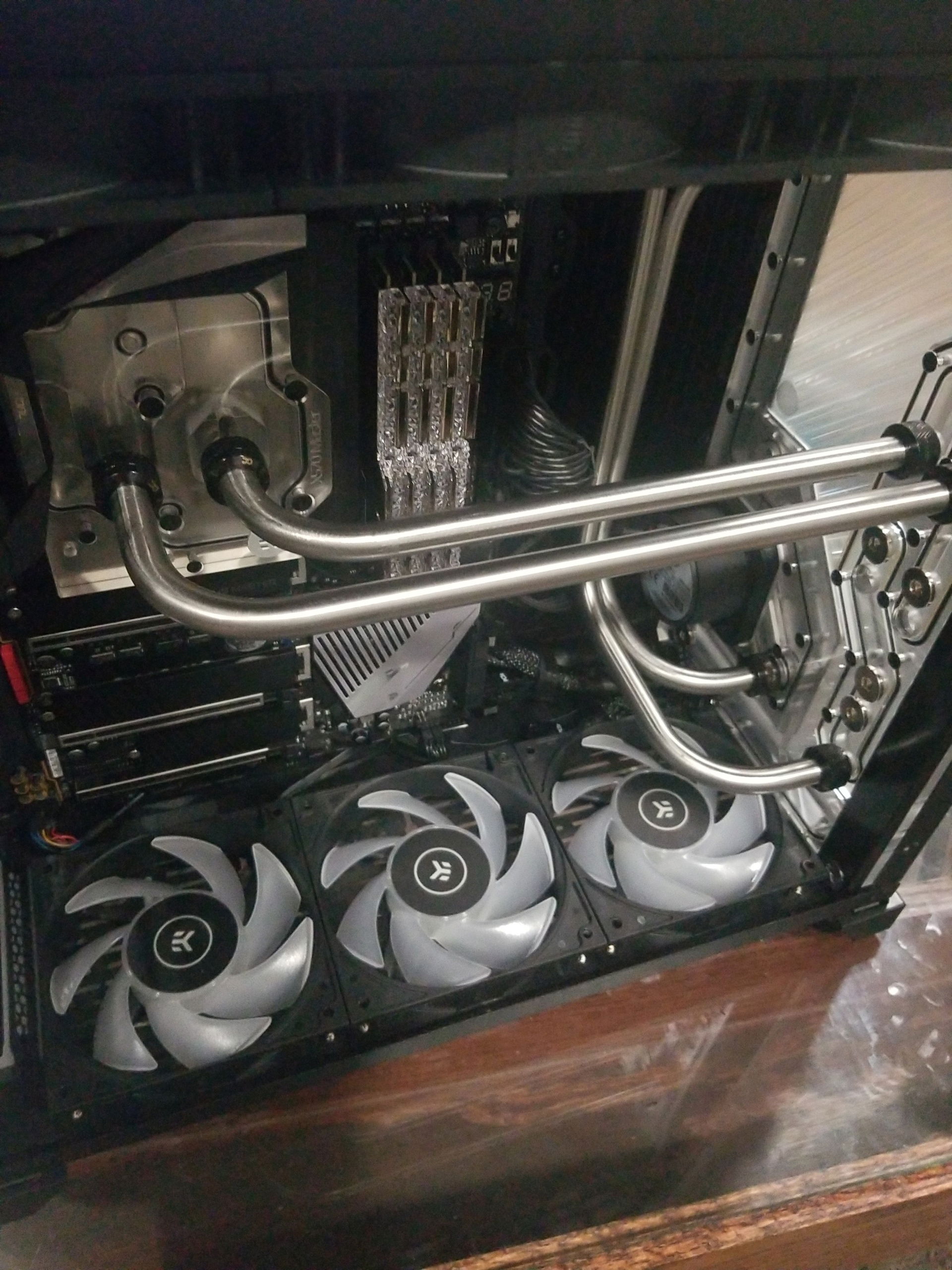 Stainless "pipe dream" PC build w/ custom built desk! » builds.gg