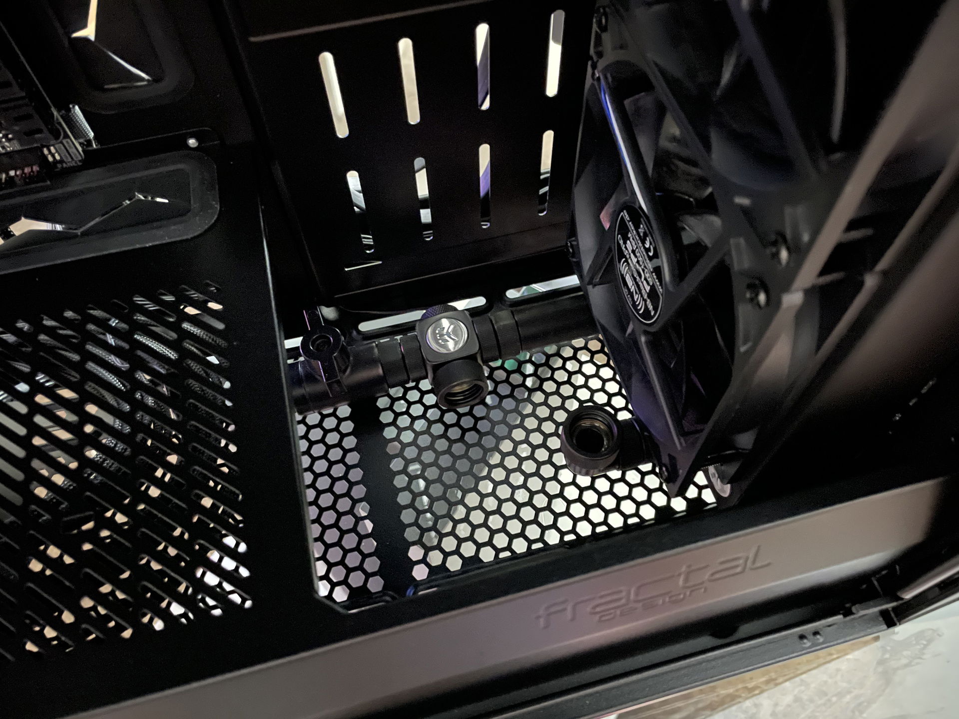 Fractal Meshify S2 - First Hardline Watercooling » builds.gg